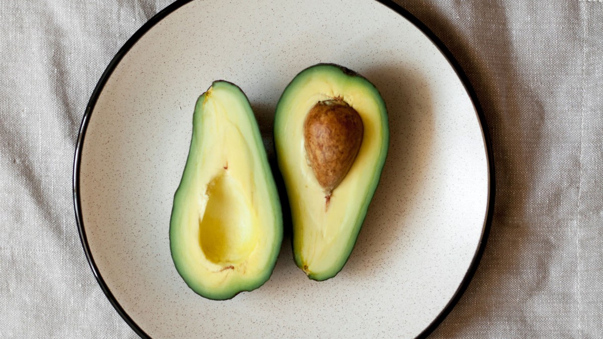 Benefícios do abacate: entenda por que consumir a fruta | Alimentação e ...