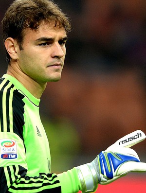 Promovido a titular, brasileiro Gabriel é o novo número 1 do Milan ...