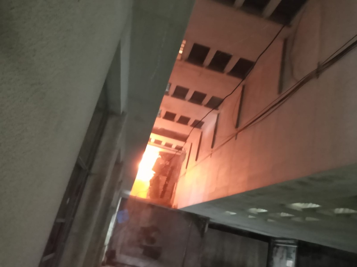 Incêndio atinge prédio da Polícia Civil no Centro de São Paulo nesta ...