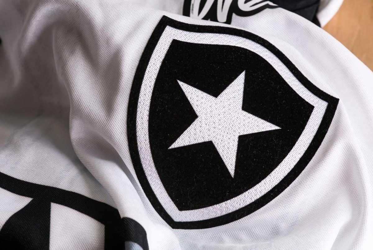 Botafogo lança coleção com uniformes de 2018 neste sábado: veja ...