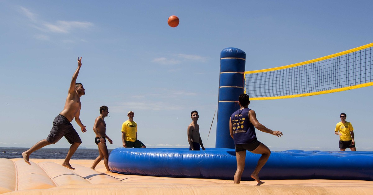 G1 - Inspirado na Bossa Nova, 'Bossaball' vira atração nas areias do ...