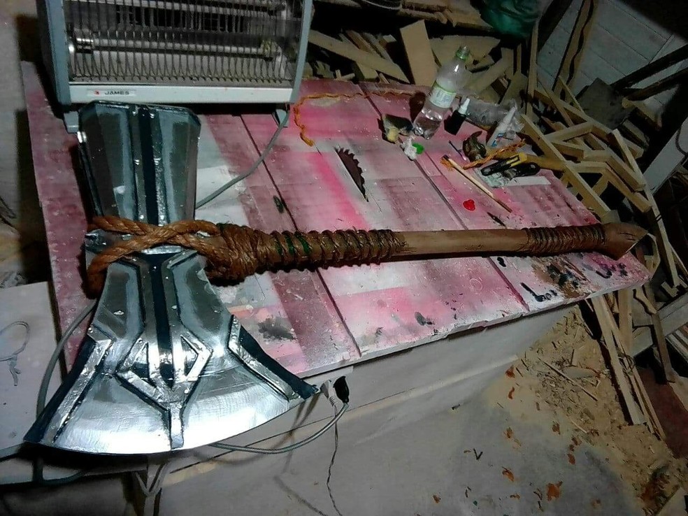 Jovem de SC faz sucesso produzindo acessórios de super-heróis criados ...