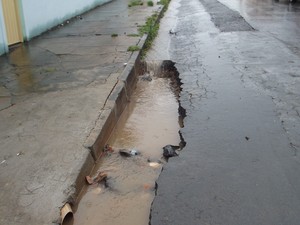 G1 - Moradores reclamam dos buracos nas ruas de Montes Claros ...