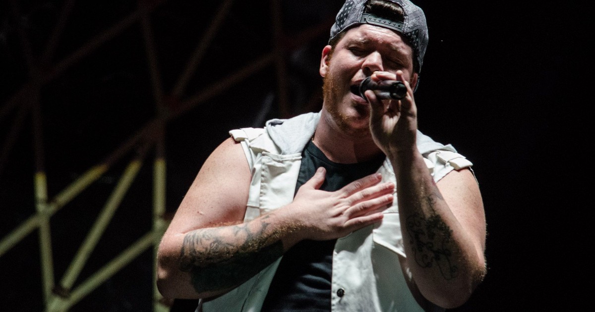 G1 - Cantor Ferrugem se apresenta no Dia dos Namorados em Angra, RJ ...