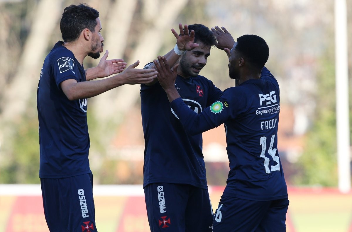 Henrique Almeida e mais dois retornam de empréstimo, mas não devem ...