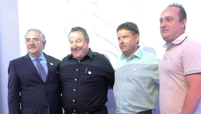 Com aplausos para ex-presidente do Avaí, Nilton Macedo assume SCclubes