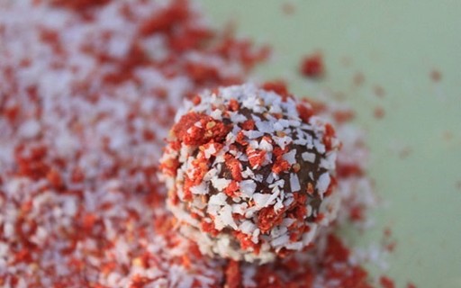 Falso brigadeiro ajuda a acelerar o metabolismo - Casa Vogue | Comida ...