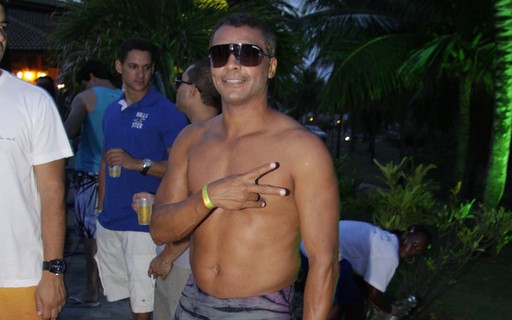 Romário curte pool party em Costa do Sauípe - Quem | QUEM News