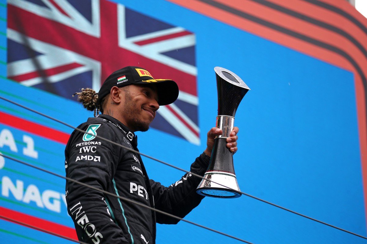 Hamilton garante combustível para chegar a 400 corridas na F1 | fórmula 1 | ge