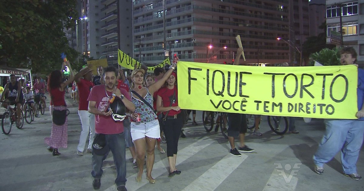 G1 - Grupo protesta em Santos pela reabertura do bar do Torto ...