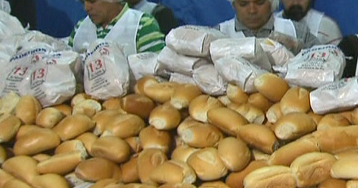 G1 - Dia do padeiro é celebrado com distribuição de 25 mil pães em SP ...