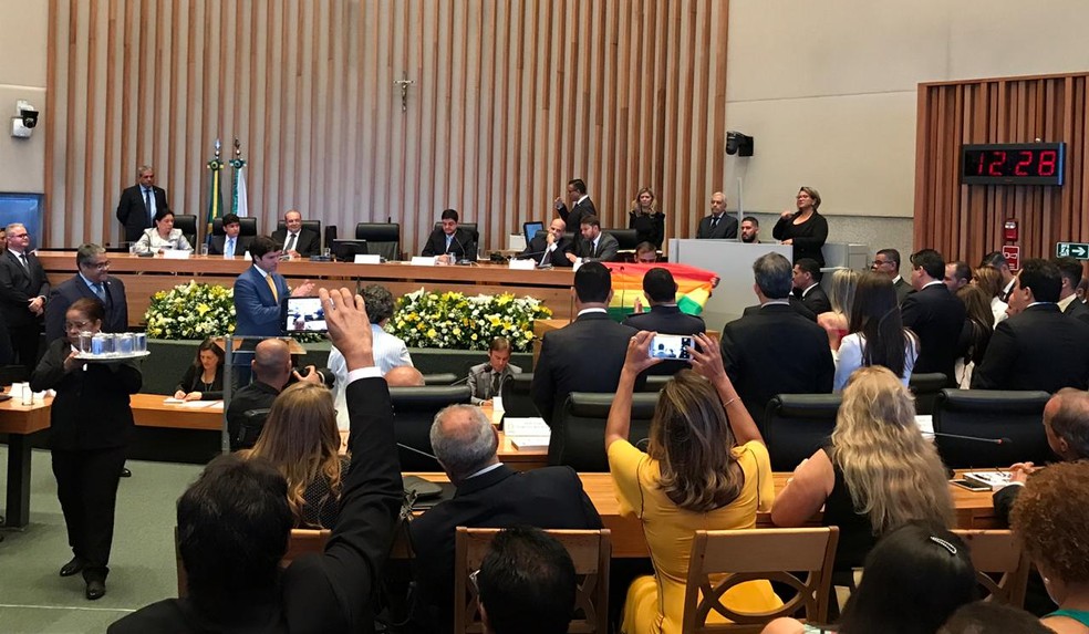 Deputados distritais assumem cargo antes da posse de Ibaneis | Distrito ...