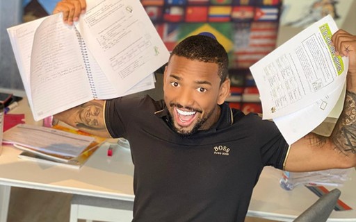 Nego do Borel começa aula de inglês: "Cansei de não saber conversar ...