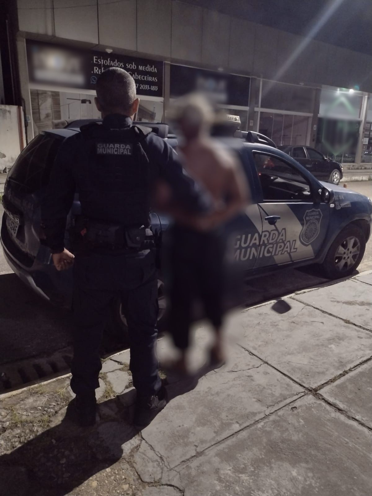 Homem é assassinado a pedradas na avenida em frente à praia de ...