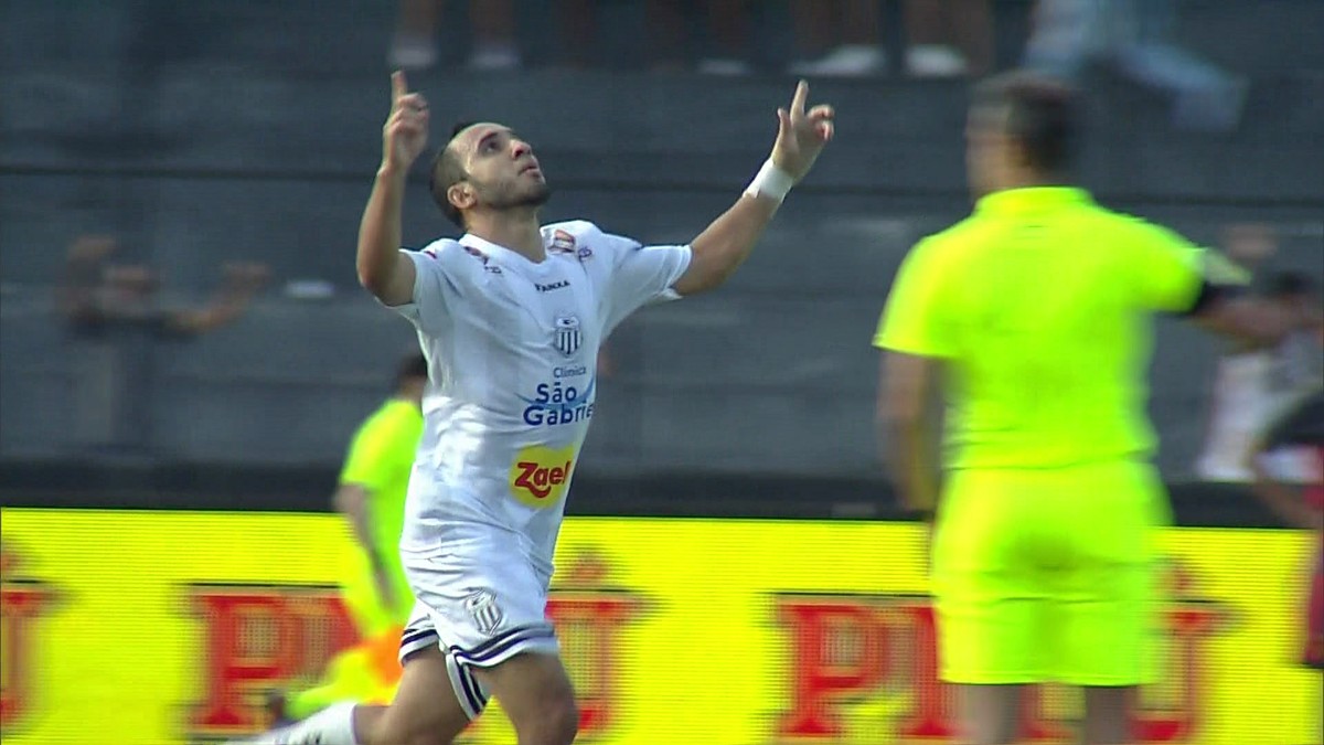 Leandro Costa comemora sequência de gols no Central e diz que foco ...