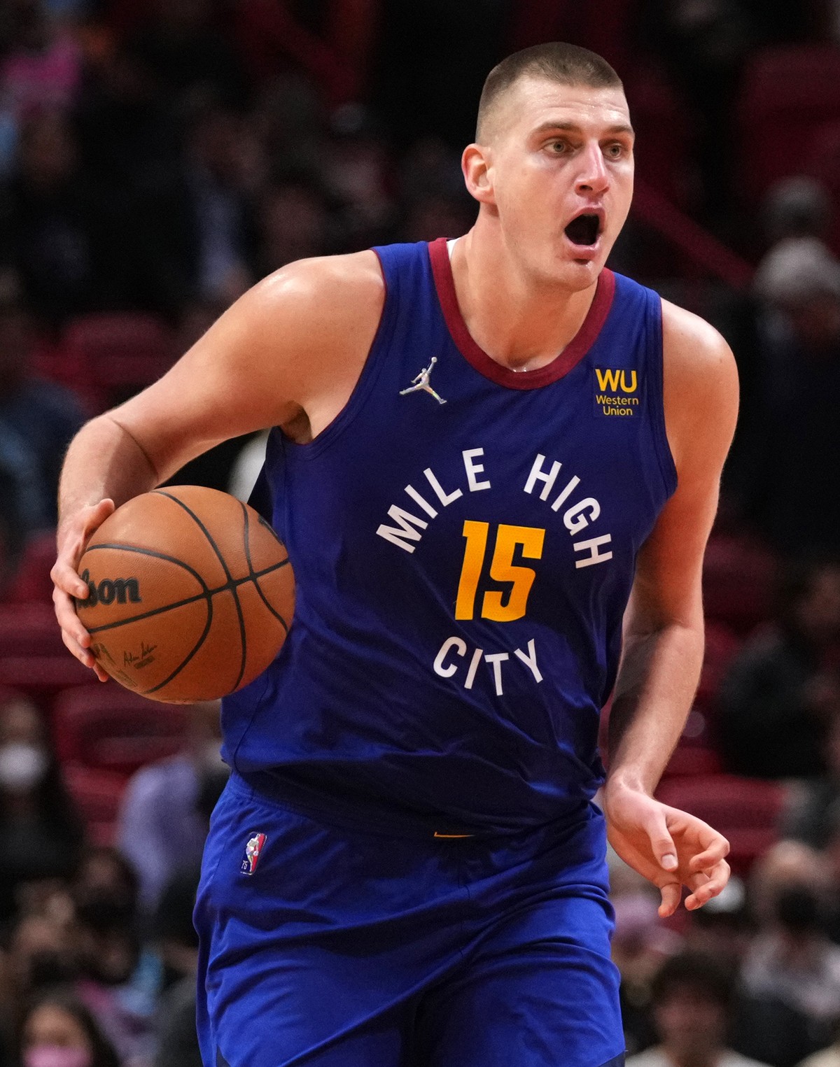 Jokic cala as vaias em Miami, e Valanciunas em noite perfeita: a rodada ...