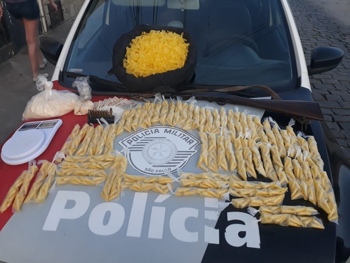 Homem é Preso Por Porte Ilegal De Arma E Tráfico De Drogas Em Lorena