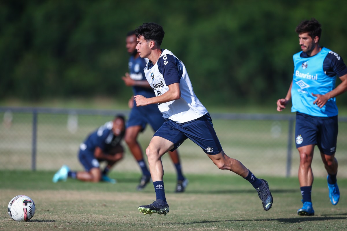 Escalação do Grêmio: Renato define time com Gabriel Silva entre os ...