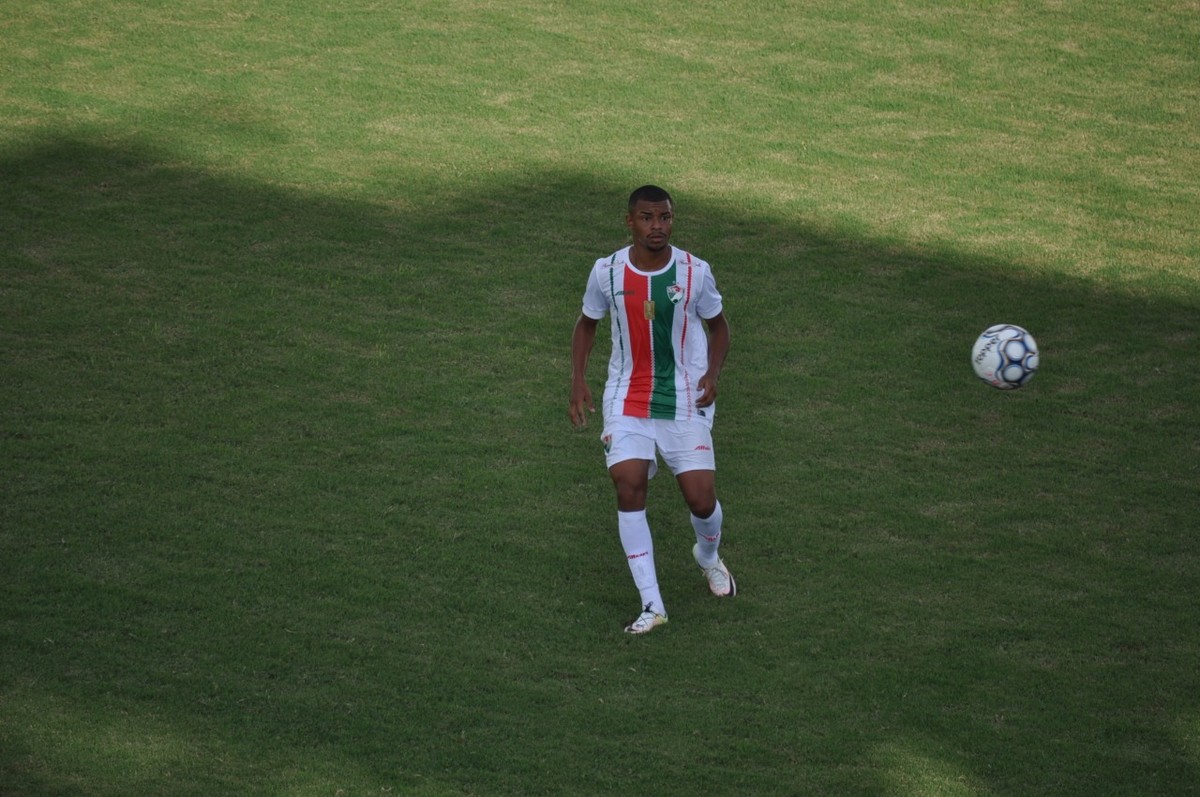 Quatro jogadores rescindem contrato com time do Salgueiro | salgueiro | ge