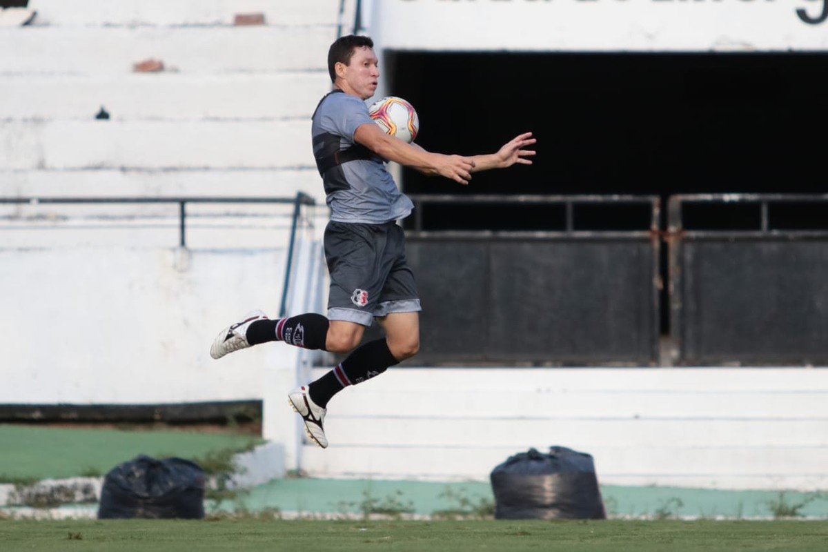 Peri é regularizado e pode estrear pelo Santa Cruz contra a Jacuipense ...