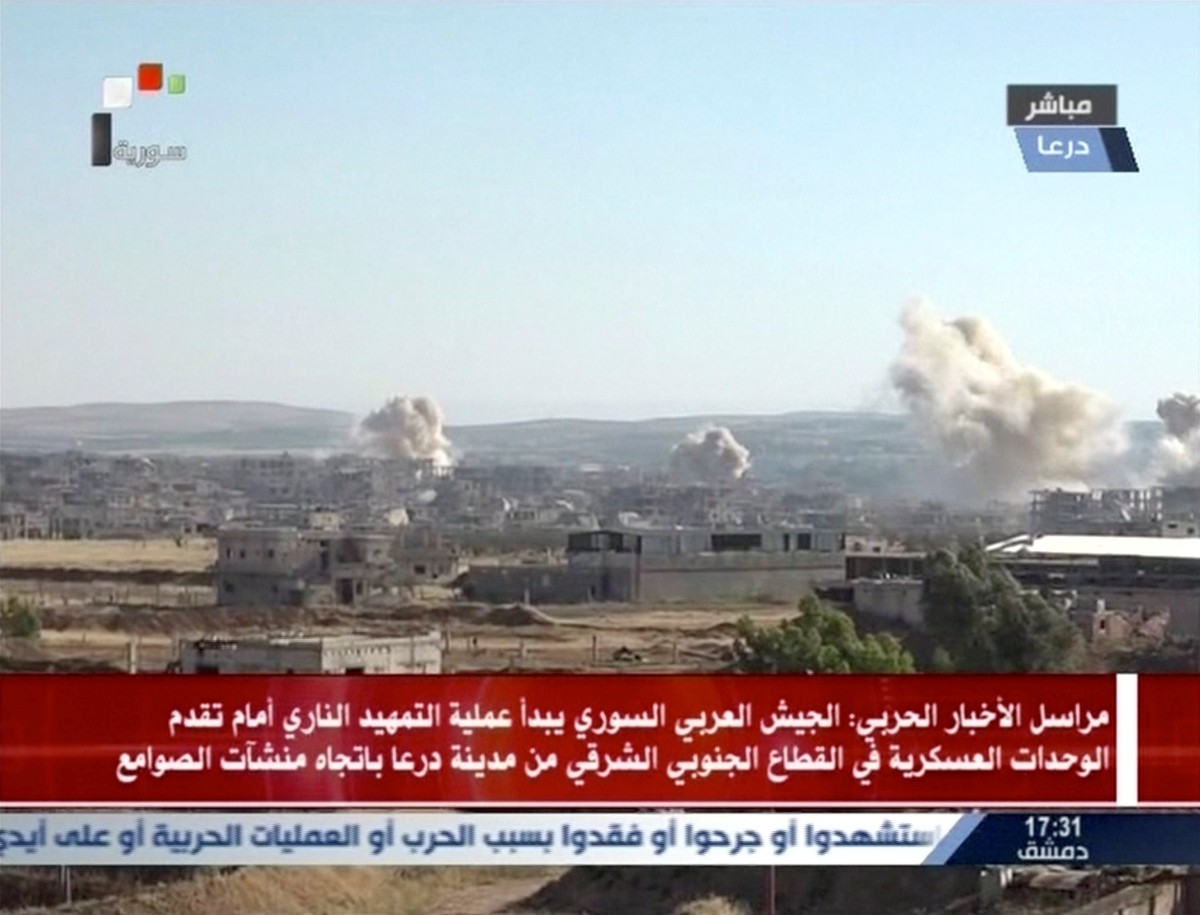 Exército sírio lança ofensiva contra cidade de Deraa, de onde 45 mil já ...