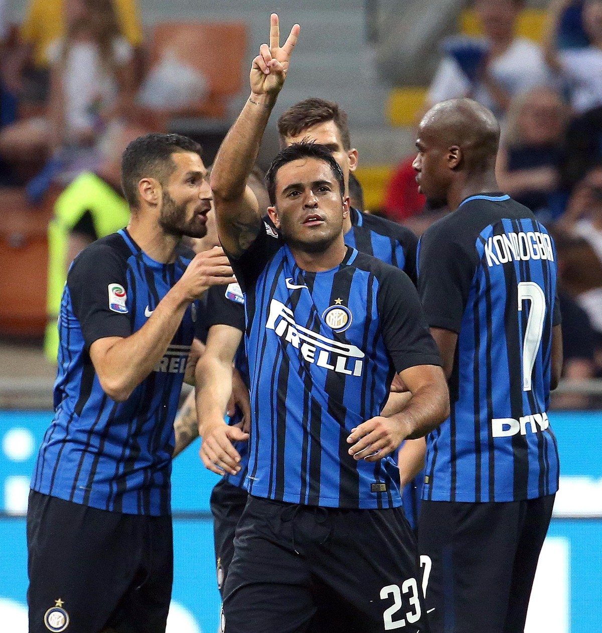 Brasileiro faz dois, Inter de Milão goleia, e Gabigol não fica nem no ...