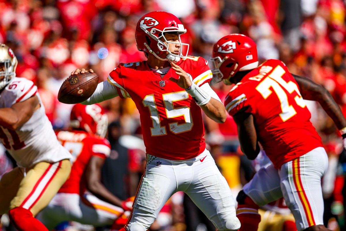 Imparável! Quarterback sensação dos Chiefs alcança marca histórica em ...
