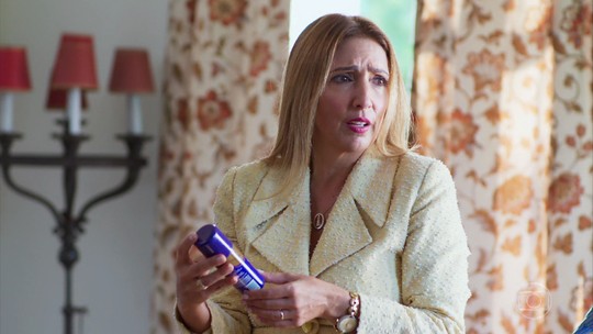 Flavia Garrafa interpreta Neusa em Espelho da Vida | personagem | GSHOW