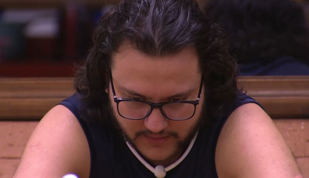 Diego fica pensativo na cozinha e garante: 'Estou concentrado' | agora ...