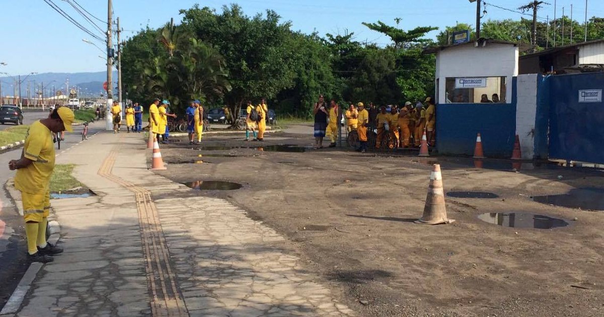 G1 - Terracom suspende coleta de lixo em três cidades da Baixada ...