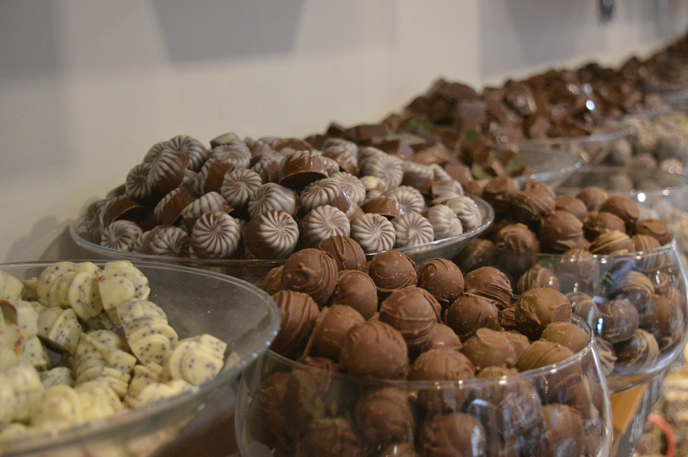 Fábrica produz chocolates sabor pinhão, churros e vinho em Campos do ...