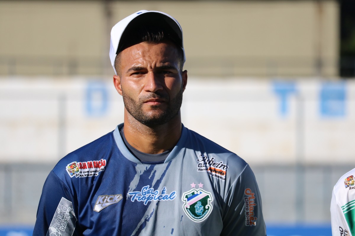 Sousa acerta a contratação do goleiro Camilo e fecha trio de arqueiros ...