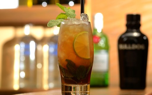 De alma portenha, Cynar Julep contrasta amargor e refrescância - GQ ...