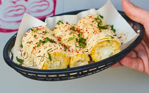 Receita de elote com manteiga de missô e queijo cuesta - Casa e Jardim ...