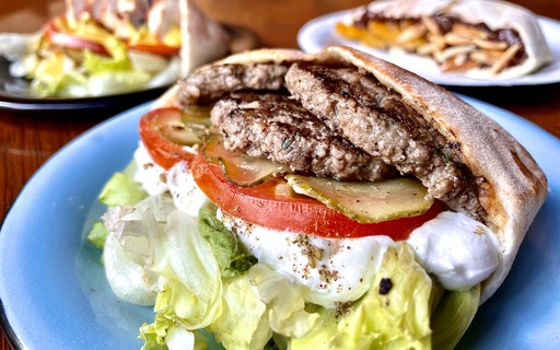 Culinária árabe: restaurante Baruk lança Festival de Sanduíche Pita ...