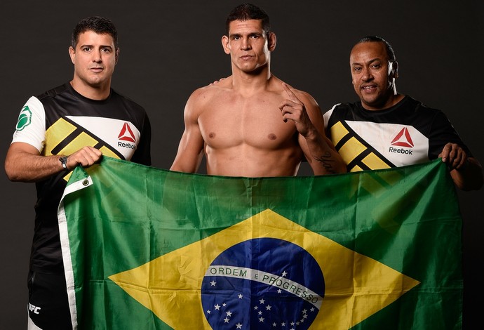 Ex-treinadores comemoram título de Amanda: "É da MMA Masters também"