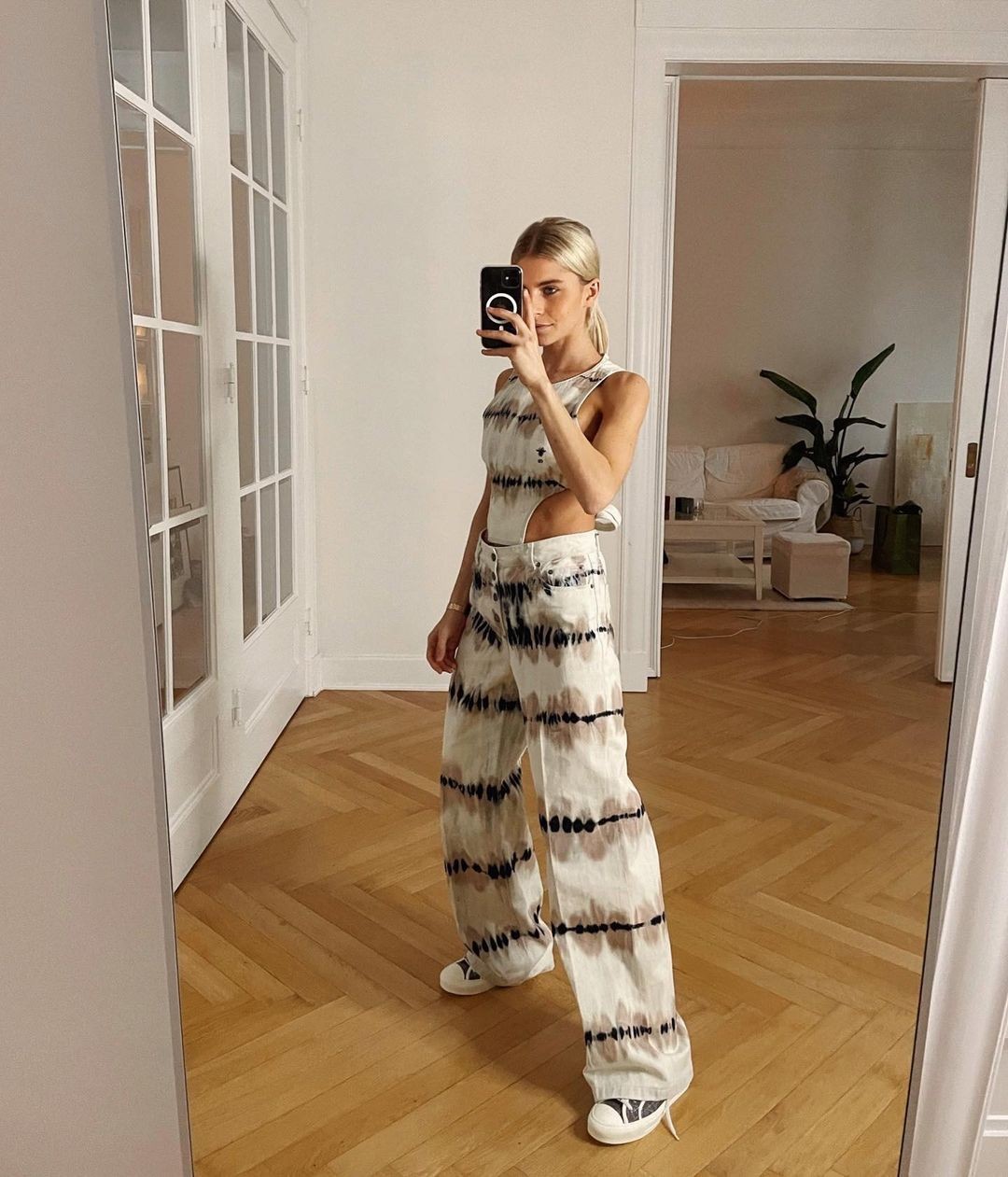 8 inspirações para apostar nos looks recortados | Tendências | Glamour