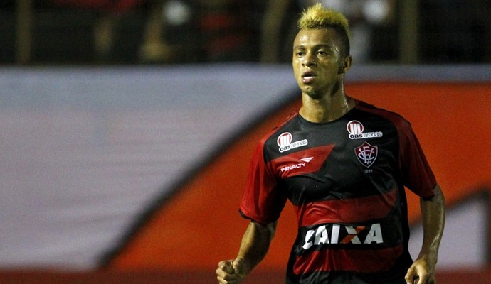 Indiferente à reserva, W. Henrique diz: ‘Tem que estar sempre preparado ...