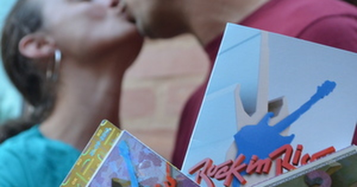 G1 - Fã de John Mayer leva marido para 'segunda lua de mel' no Rock in ...