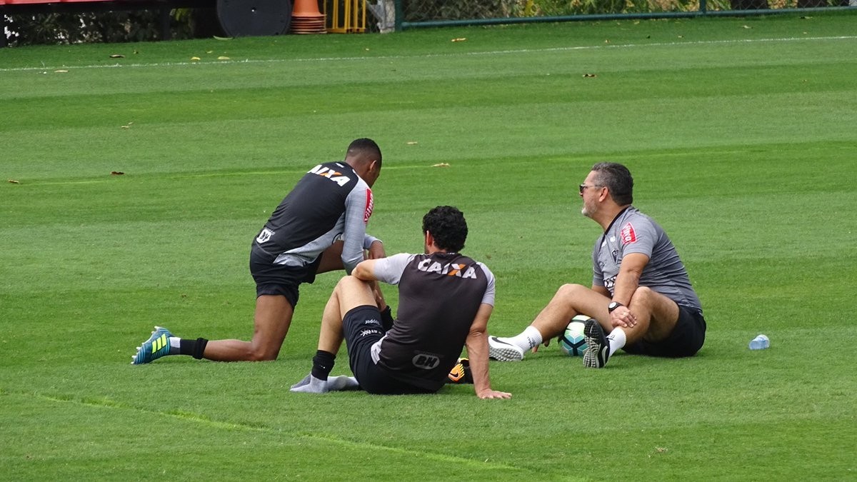 Micale tem papo de uma hora com Robinho e Fred: "Conversa de ser humano ...