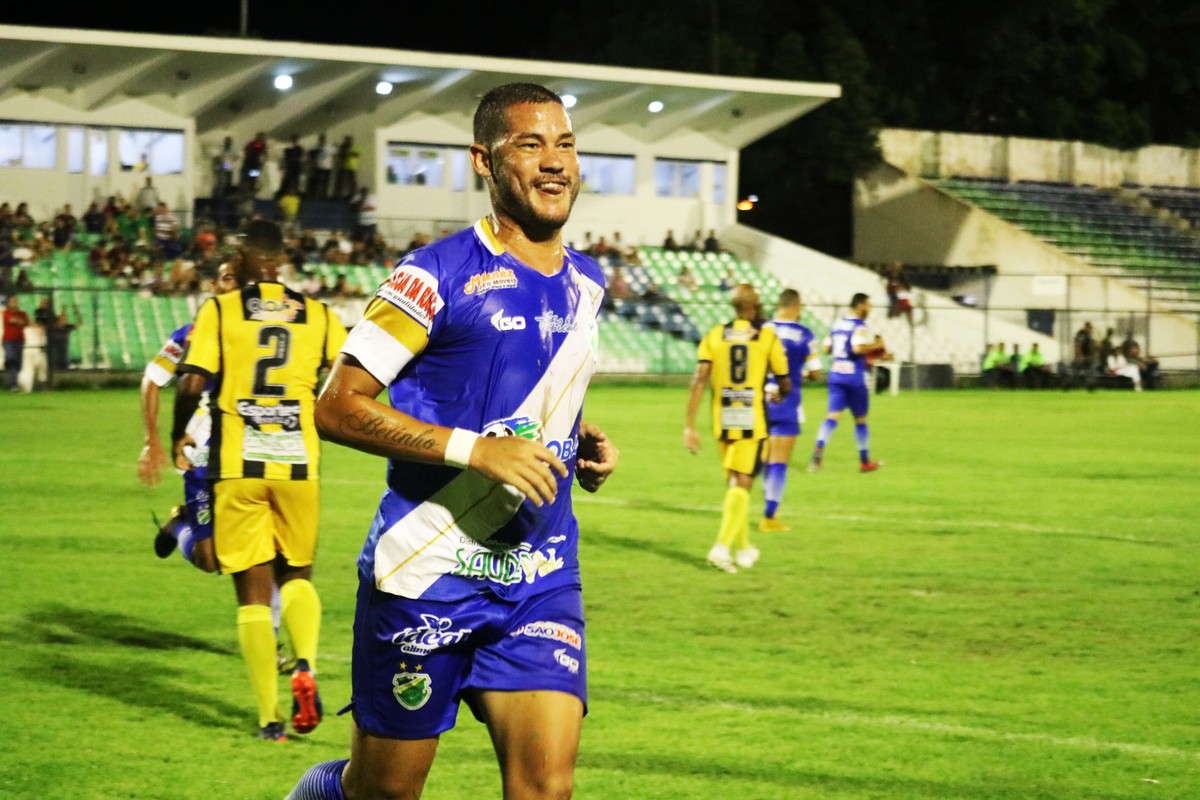 Betinho marca 2 gols em 11' na estreia como titular e diz: Altos ...