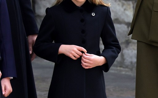 Joia usada pela princesa Charlotte em funeral era homenagem à rainha Elizabeth II - Vogue ...