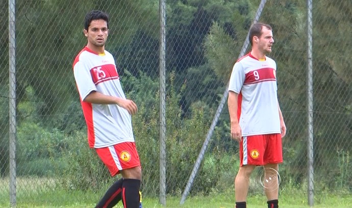 Goleiros Adilson e Mauro vão disputar camisa 1 do Atlético Sorocaba