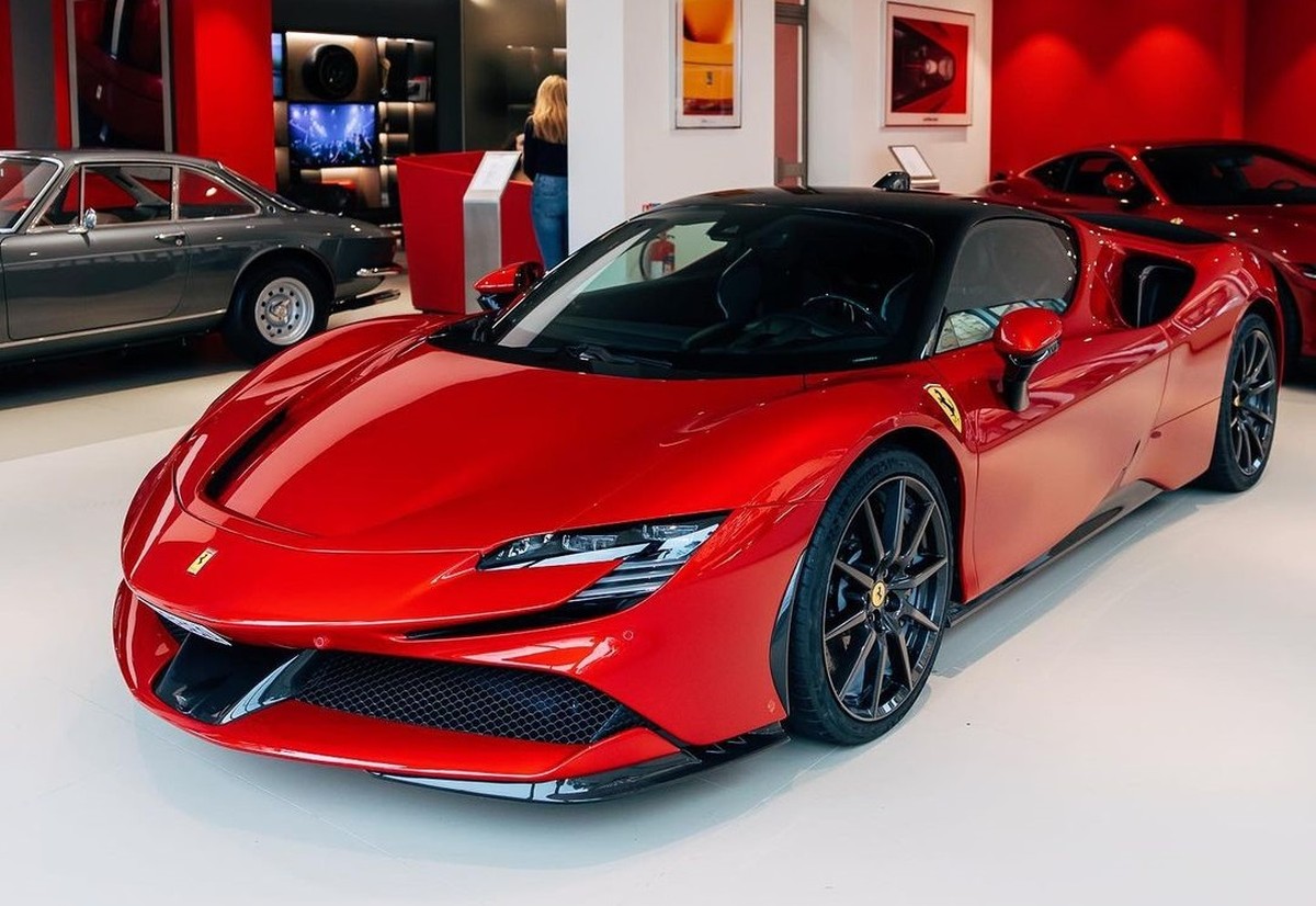 Verstappen possède une collection de voitures de 27,5 millions de reais ...