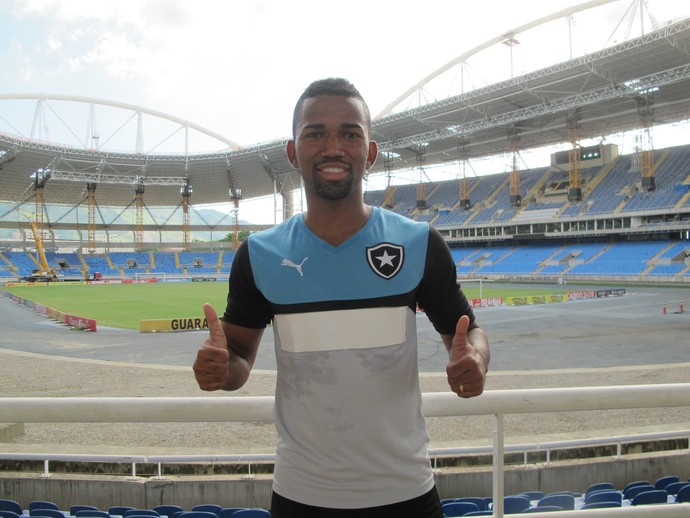 Cidinho usa lições de Seedorf para ganhar ânimo e voltar após um ano