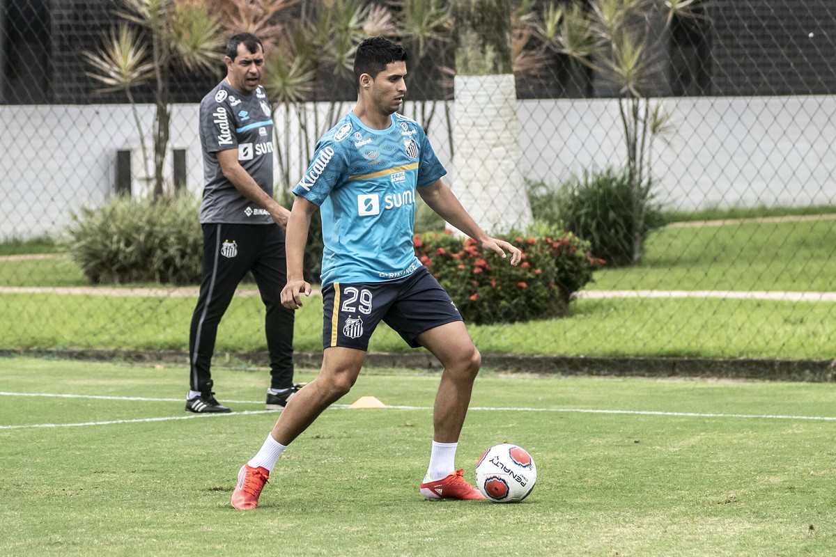 Daniel Guedes ganha última chance e celebra retorno ao Santos | santos | ge