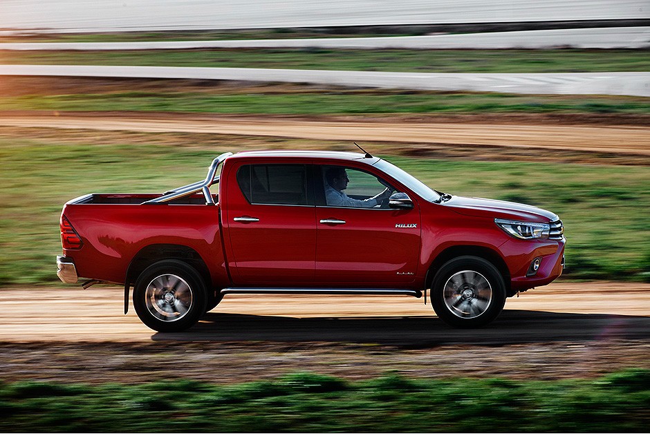 Conheça cada uma das oito gerações da Hilux | Carros | autoesporte