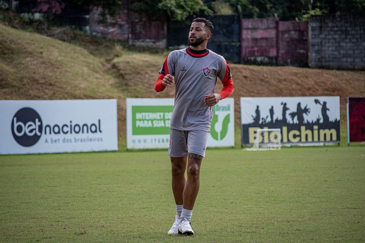 Após 42 dias, Miller deixa o Vitória para jogar em clube português ...