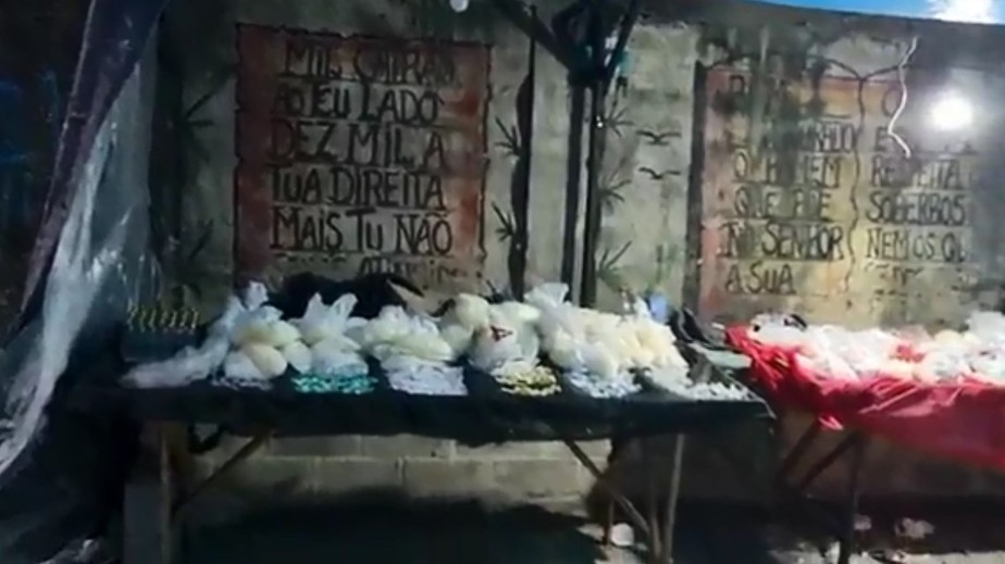 Polícia fecha 'feira livre' de drogas na Cidade de Deus | Rio | O Globo