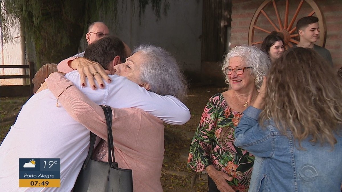 Amigos há mais de cinco anos em CTG descobrem que são parentes e ...